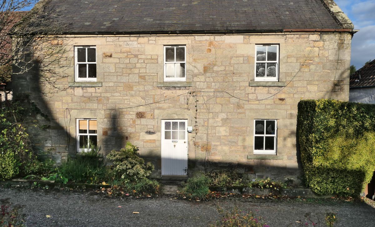 File:Millyard.JPG - Falkland Historic Buildings